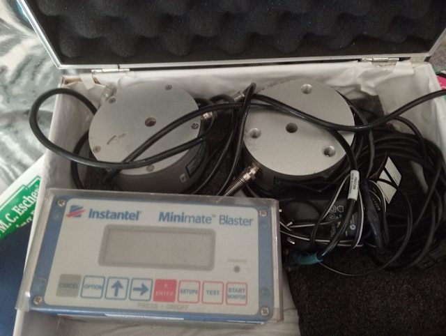 instantel Mini-mate blaster with dual geo-phone complete kit ...