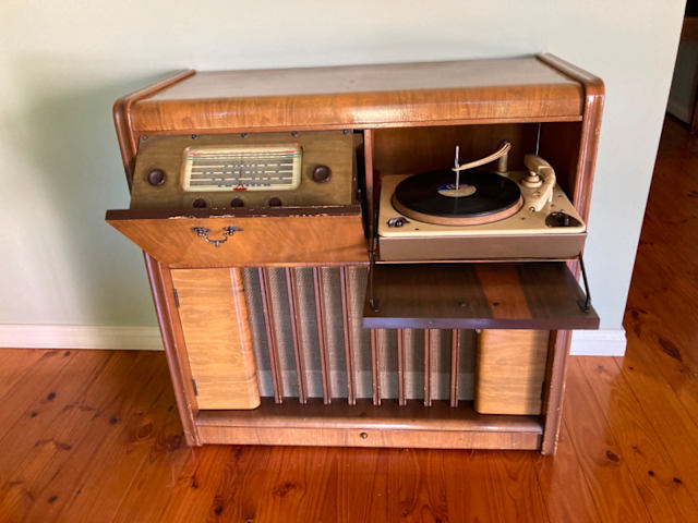 Vintage Astor Radiogram - Collectables in Glenroy VIC | Gumtree Australia