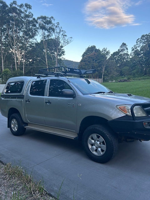 2008 TOYOTA HILUX SR (4x4) 4 SP AUTOMATIC DUAL CAB P/UP | Cars, Vans ...