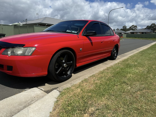 2003 HOLDEN COMMODORE SV8 6 SP MANUAL 4D SEDAN | Cars, Vans & Utes ...