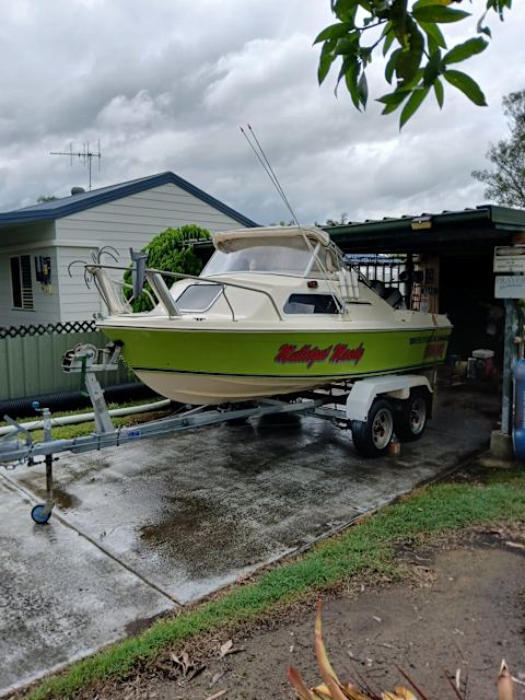 4.4m Haines Hunter Half Cabin Fibreglass | Motorboats & Powerboats ...