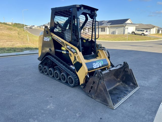 Bobcat skid steer Posi track asv Kubota | Construction Equipment ...