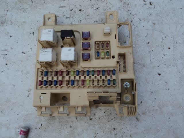 FORD FALCON BA BF INTERIOR FUSE BOX COMPLETE WITH FUSE RELAYS & GOOD H ...