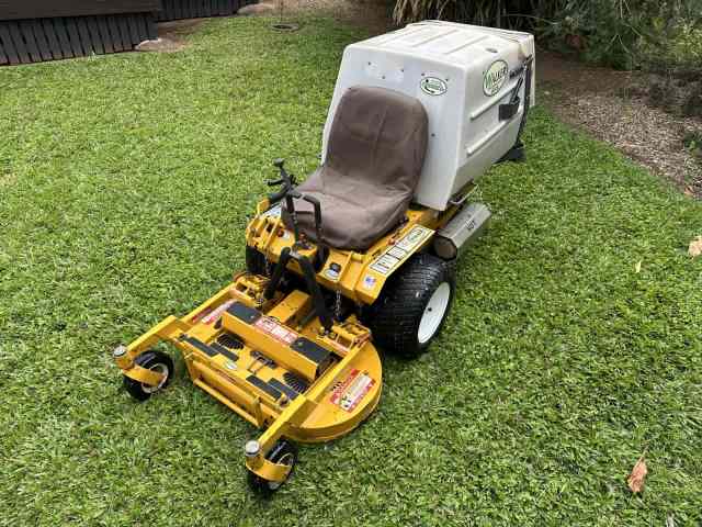 Walker zero turn lawn mower - Lawn Mowers in Smithfield QLD | Gumtree ...