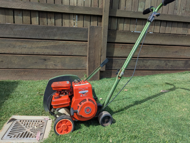 Scott Bonnar lawn edger - Lawn Mowers in Toowoomba QLD | Gumtree Australia