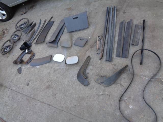 FORD AU FALCON ASSORTED PARTS PLASTIC TRIMS MOULDINGS STEERING WHEELS ...