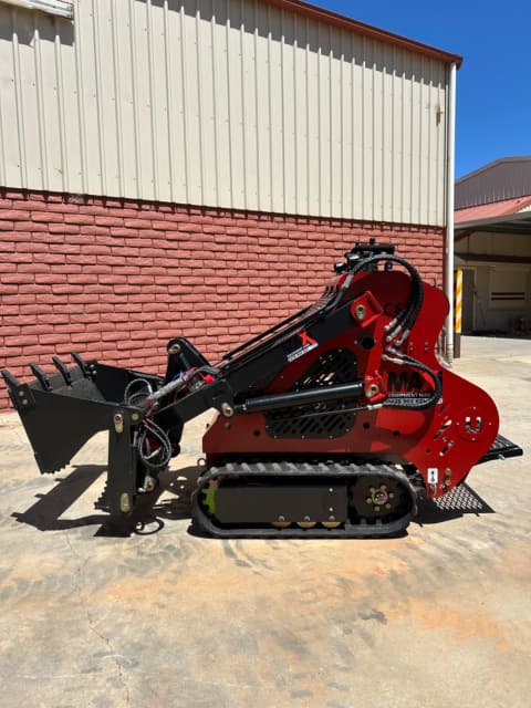 1 ton dingo hire/ kanga/ bobcat/ skid steer rental. $190 per day ...