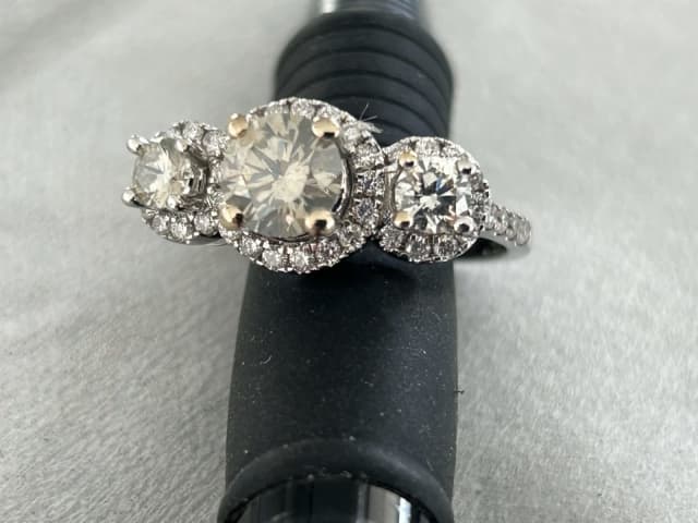 ladies white gold diamond ring 1.5ct tdw | Women's Jewellery | Gumtree ...