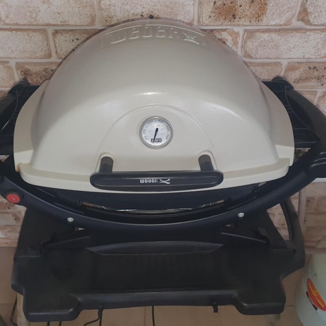 Weber Baby Q BBQ on Trolley with Gas Bottle - BBQ in Glenvale QLD ...
