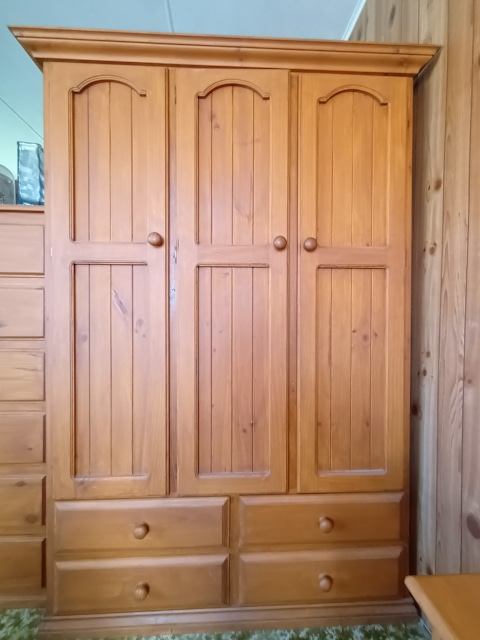 Timber wardrobe with 4 drawers - Wardrobes in Old Toongabbie NSW ...