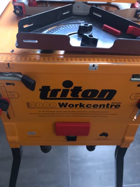 Triton 2000 WorkCentre/ Work Bench With Triton TSA 001 / 235mm Saw ...