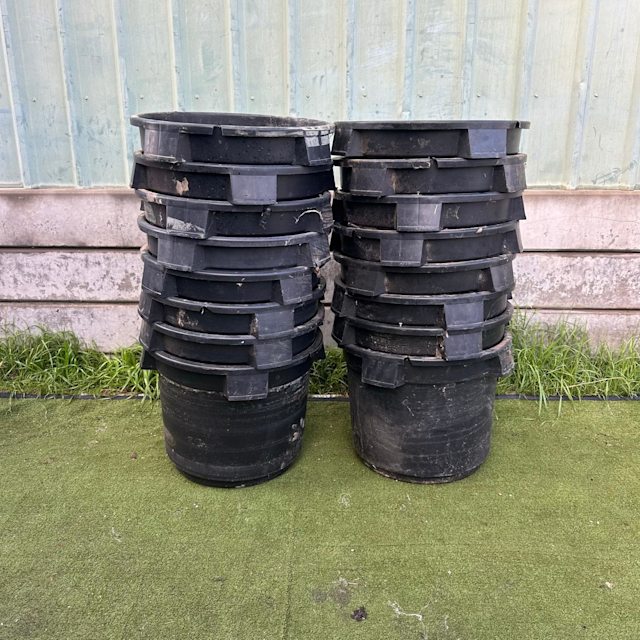 $5 Each Black Plastic 52litre Garden Plant Pots - Pots & Garden Beds in ...