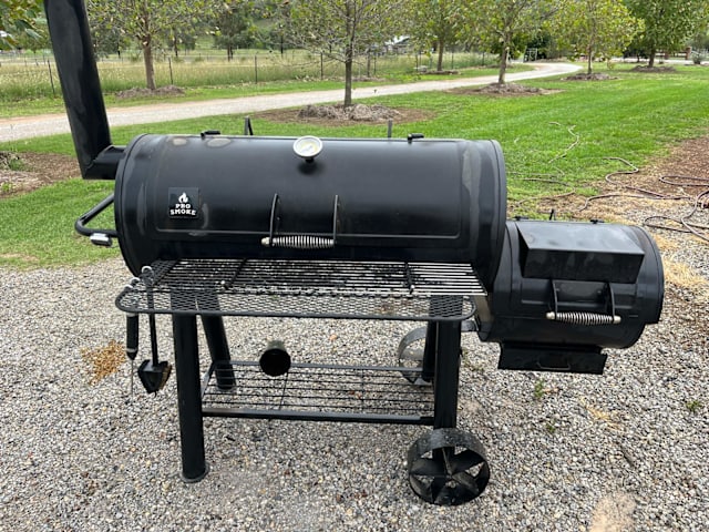 Pro smoke smoker - BBQ in Piallamore NSW | Gumtree Australia