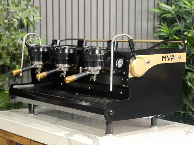 SYNESSO MVP 3 GROUP ESPRESSO COFFEE MACHINE GOLD & BLACK COMMERCIAL ...