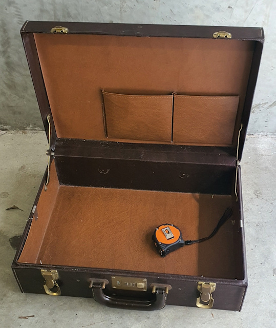 Vintage brown leather like briefcase, no lock, Carlton pickup - Bags in ...