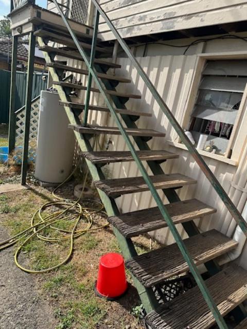 Steel Stair Stringers and Hardwood treads (14 steps) - Building ...
