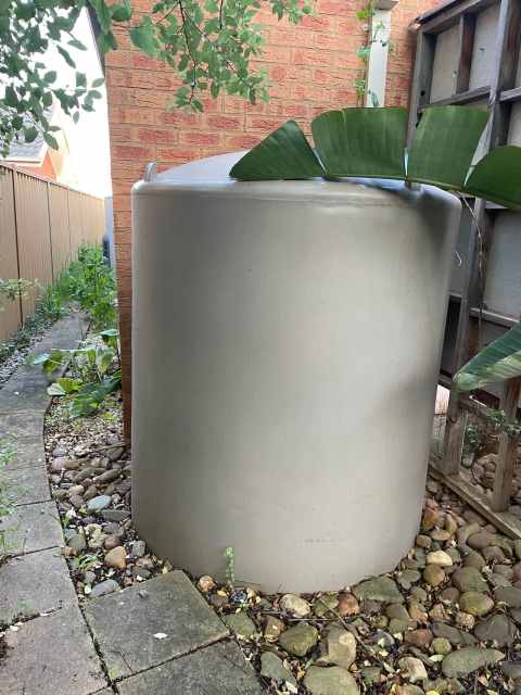 2500 liter poly water tank with pump. (Rainwater Tank) - Other ...