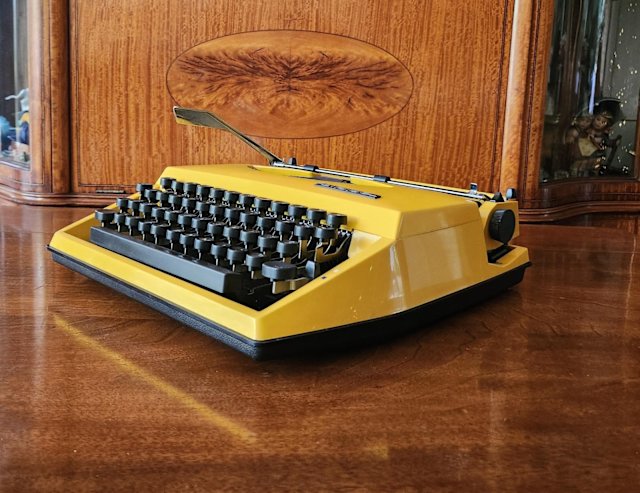Vintage Adler Tippa Script Typewriter with case. - Collectables in ...