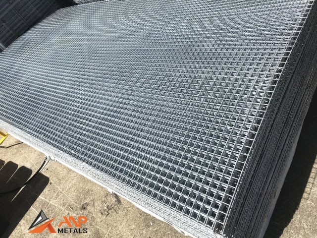 Galvanized Welded Mesh Panel 2.5mm* 25mm*25mm*2.4m x 1.2m $35 Inc GST ...