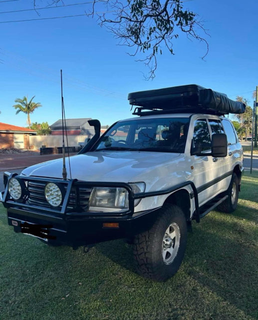 2005 TOYOTA LANDCRUISER GXL (4x4) 5 SP MANUAL 4x4 4D WAGON | Cars, Vans ...