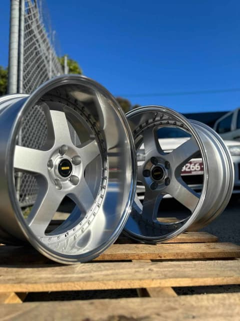 Simmons Flow Form Deep Dish Suit Modified Falcon, Mustang 20x10 5/114 ...