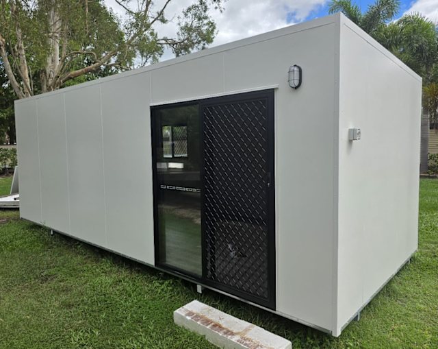 7.2m X 3.1m Portable Office / Studio / Cabin / Teenage Retreat / Donga ...