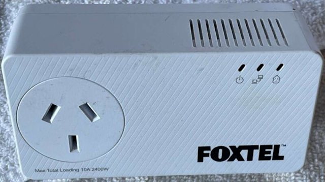 Foxtel NetComm Wireless NP511 500Mbps Powerline Kit AC Pass-through ...
