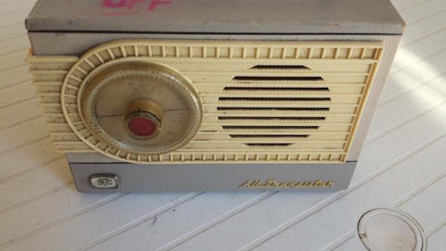 STC transistor radio 1958/1959 model B7180DN | Collectables | Gumtree ...