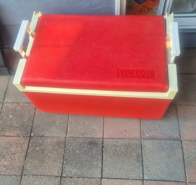 red willow esky - Camping & Hiking in Yankalilla SA | Gumtree Australia