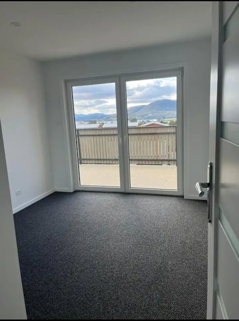 room available for single girl - Room Share | Gumtree Australia