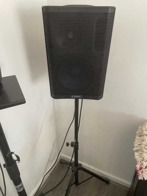 QSC CP8 PA Monitors/Speakers (PAIR with stands) - DJ Gear & Lighting in ...