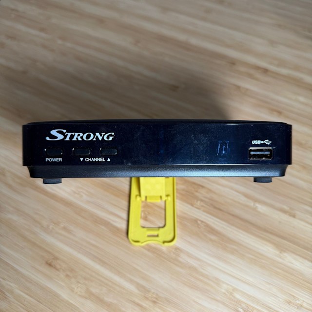 Strong Set Top Box with Indoor Antenna - TV Accessories in Rochedale ...