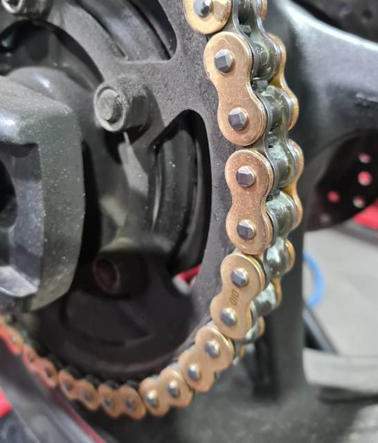 Motorcycles Chain - ON and OFF ROAD - D.I.D and RHK | Motorcycle ...