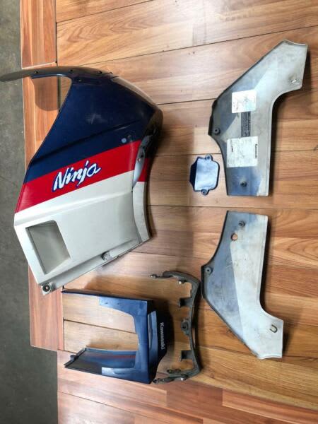 KAWASAKI GPZ 600R 1985 FAIRINGS | Motorcycle & Scooter Parts | Gumtree ...