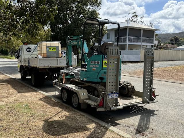 Excavator hire | Cars, Trailers & Excavators Hire | Gumtree Australia ...