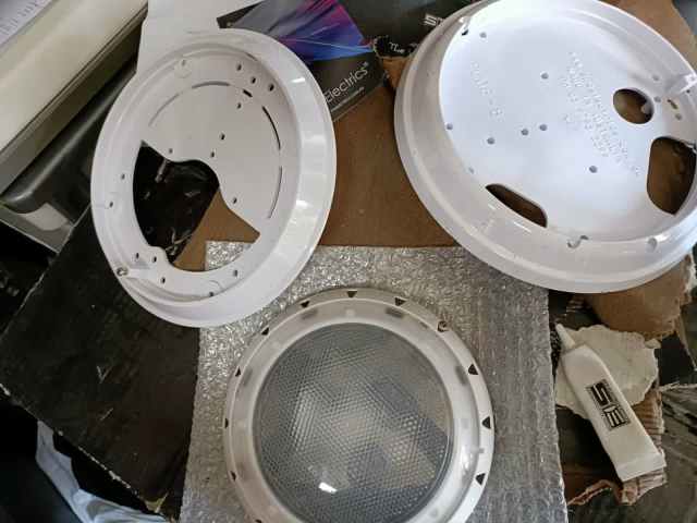 Spa Electrics GKRX GK7 Multi Plus (Multi-Colour) LED Pool Light, Retr ...