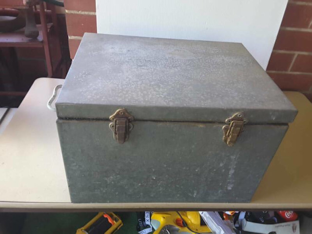 METAL FISHING ESKY PORTABLE - Miscellaneous Goods in Lower Mitcham SA ...