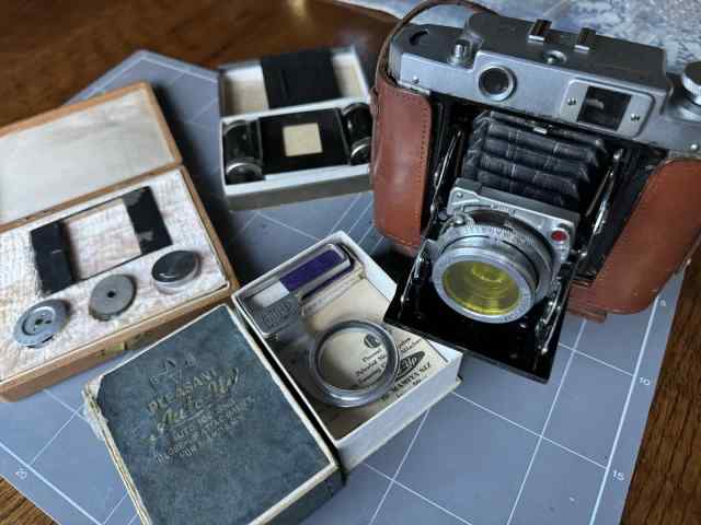 Mamiya 6 Vintage Japanese medium format camera with accessories - Non ...
