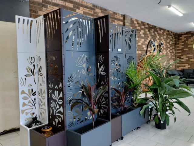 Decorative Privacy Screen Planter Boxes, Modular Garden Decor, NEW ...