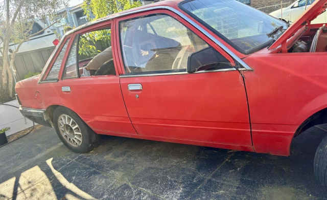 Rolling Shell - 1985 HOLDEN COMMODORE VK AUTOMATIC 4D SEDAN, 5 seats ...