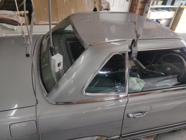 SL MERCEDES R107 CONVERTIBLE- pushbutton electric hard-top roof lifter ...