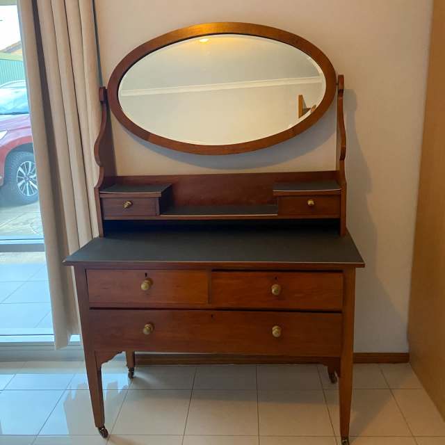 5 Drawer Dressing Table with Mirror, a Bedside Table and a Rug ...