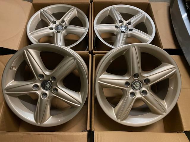 GENUINE HSV HOLDEN 18” VT GTS R8 WHEELS VX CLUBSPORT MONARO CHAMPAGNE ...