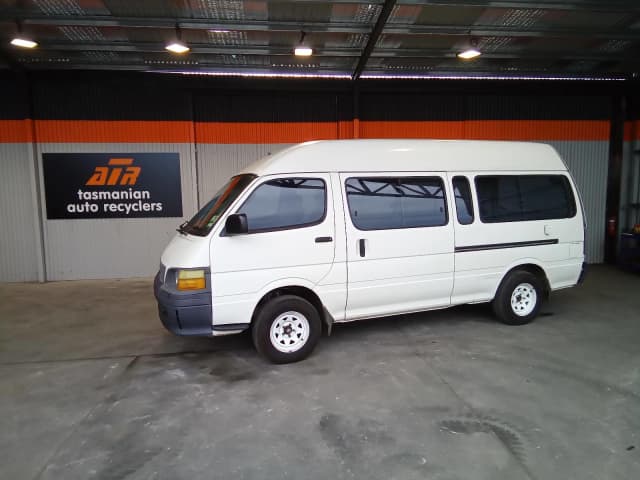 NOW DISMANTLING 04 TOYOTA HIACE COMMUTER BUS 2.4LT PETROL C8355 ...