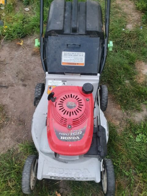 Honda hru19r 4 stroke lawnmower easy starts please read ad before comm ...