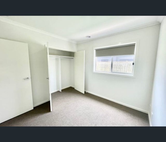 Room for rent in Deanside - Share House & Flatshare | Gumtree Australia