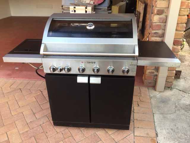 BBQ with side burner - BBQ in The Gap QLD | Gumtree Australia