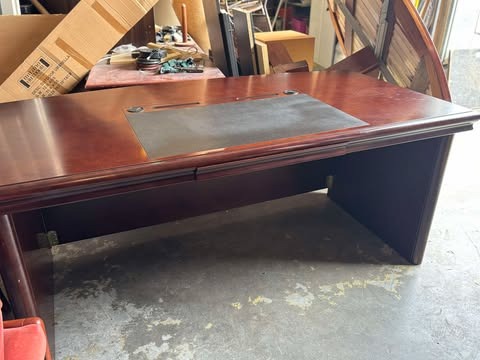 Executive Desk with Central Cord Access - Desks in Embleton WA ...