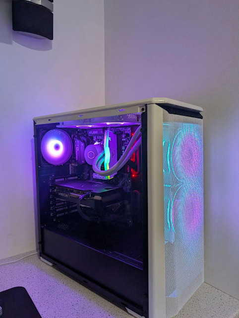 upper midrange gaming PC - Desktops in Cairns QLD | Gumtree Australia