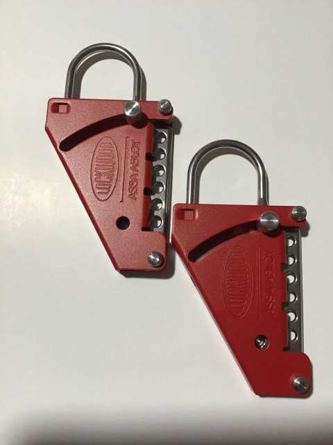 2 x Lockwood 312 SAFETY LOCKOUT HASP w. single action shackle release ...